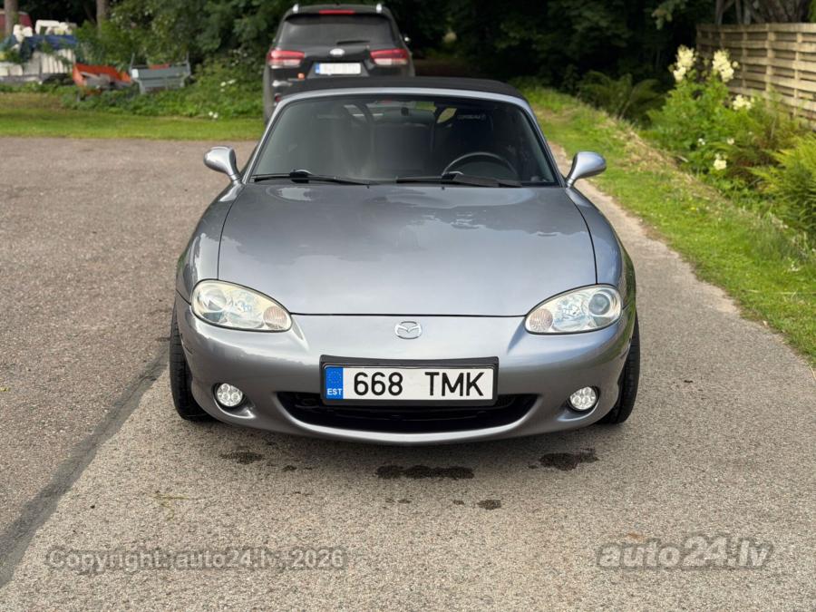 Pelēks Mazda MX-5 2004 Tallina, ar dzinēja tilpumu 1.60 L un nobraukumu 150 tūkst. km par 10500 €, foto 8 vietnē AUTOMOTO.COM.LV