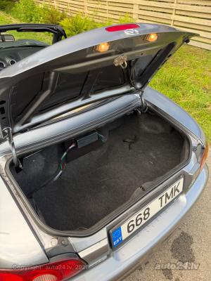 Pelēks Mazda MX-5 2004 Tallina, ar dzinēja tilpumu 1.60 L un nobraukumu 150 tūkst. km par 10500 €, foto 16 vietnē AUTOMOTO.COM.LV