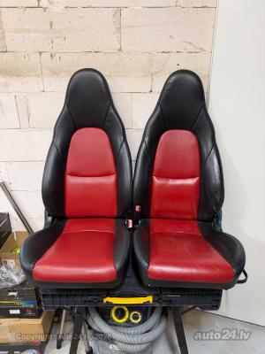 Pelēks Mazda MX-5 2004 Tallina, ar dzinēja tilpumu 1.60 L un nobraukumu 150 tūkst. km par 10500 €, foto 24 vietnē AUTOMOTO.COM.LV