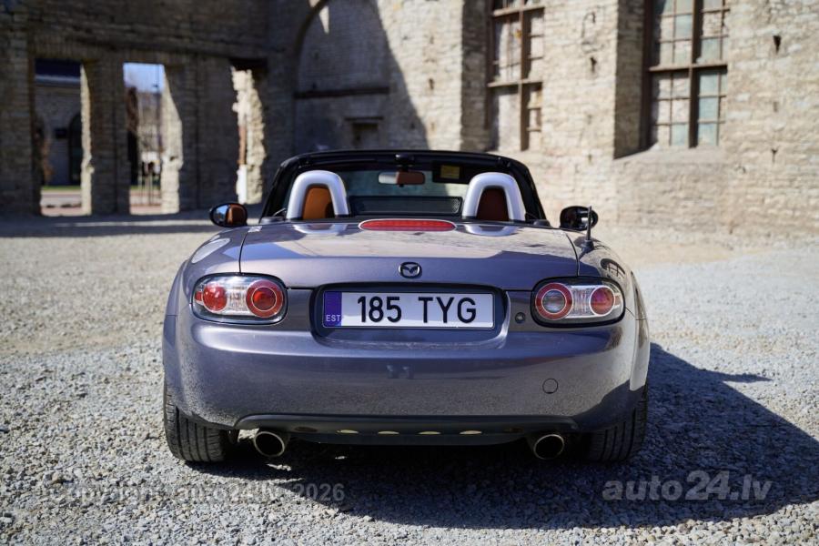 Pelēks Mazda MX-5 2006 Tallina, ar dzinēja tilpumu 2.00 L un nobraukumu 253 tūkst. km par 8500 €, foto 9 vietnē AUTOMOTO.COM.LV