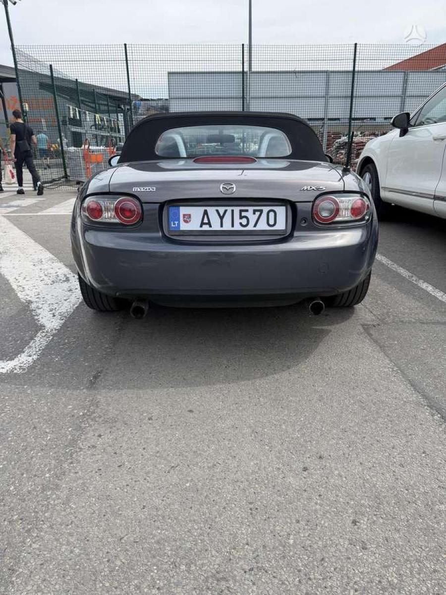 Pelēks Mazda MX-5 2006 Kauņa, ar dzinēja tilpumu 2.50 L un nobraukumu 207 tūkst. km par 5900 €, foto 6 vietnē AUTOMOTO.COM.LV
