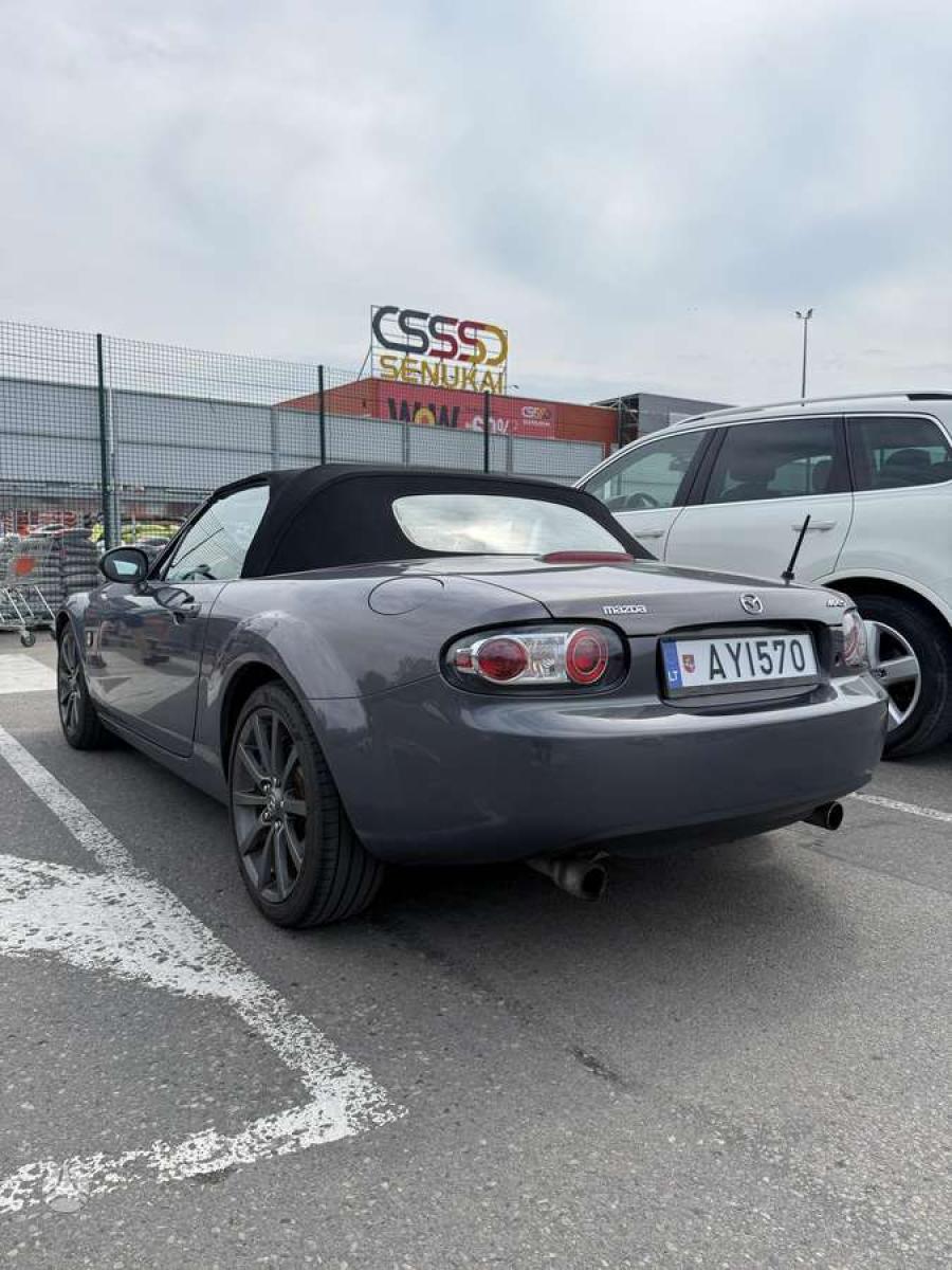 Pelēks Mazda MX-5 2006 Kauņa, ar dzinēja tilpumu 2.50 L un nobraukumu 207 tūkst. km par 5900 €, foto 7 vietnē AUTOMOTO.COM.LV