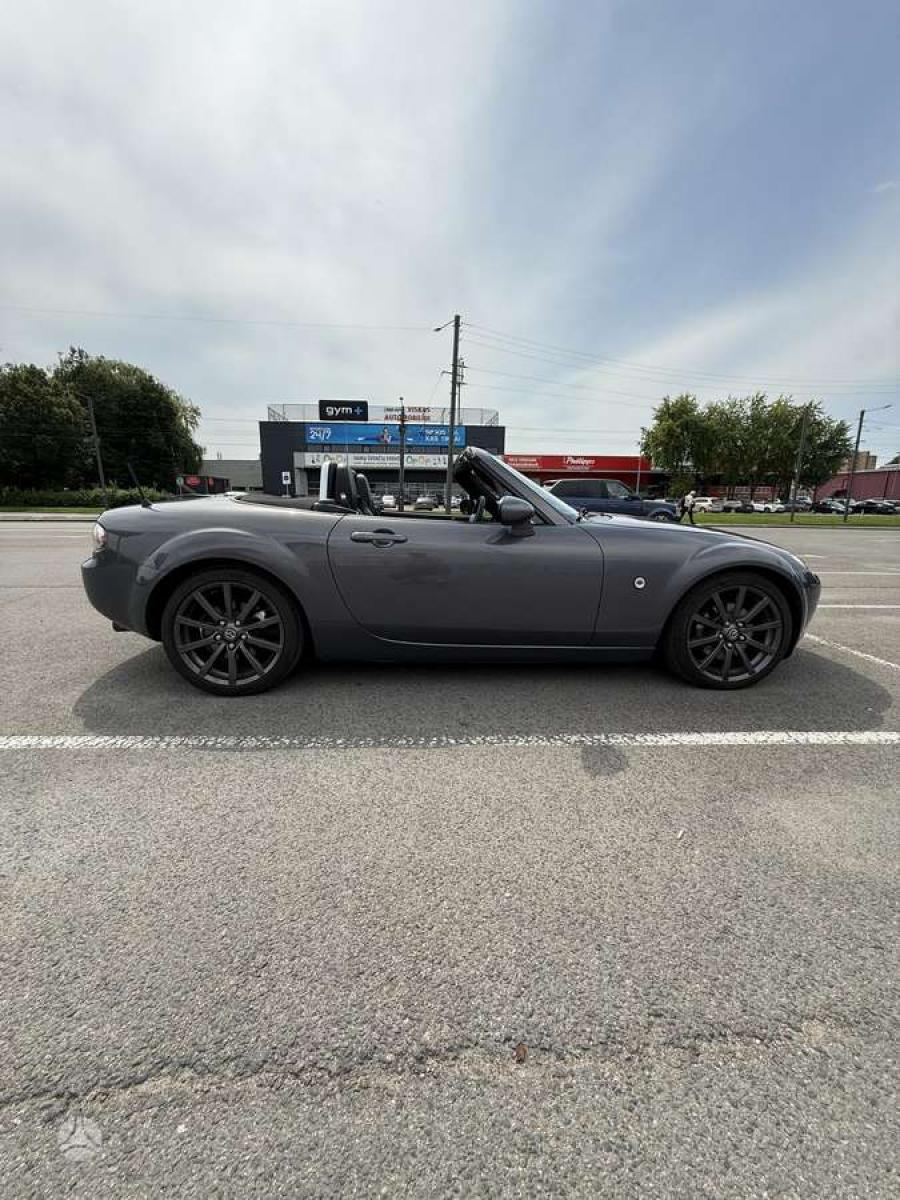 Pelēks Mazda MX-5 2006 Kauņa, ar dzinēja tilpumu 2.50 L un nobraukumu 207 tūkst. km par 5900 €, foto 13 vietnē AUTOMOTO.COM.LV