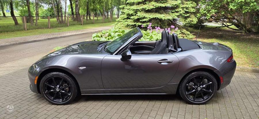 Pelēks Mazda MX-5 2021 Klaipėda, ar dzinēja tilpumu 2.00 L un nobraukumu 17 tūkst. km par 18400 €, foto 3 vietnē AUTOMOTO.COM.LV