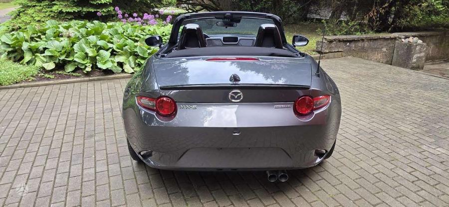 Pelēks Mazda MX-5 2021 Klaipėda, ar dzinēja tilpumu 2.00 L un nobraukumu 17 tūkst. km par 18400 €, foto 9 vietnē AUTOMOTO.COM.LV