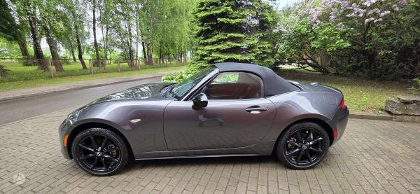 Pelēks Mazda MX-5 2021 Klaipėda, ar dzinēja tilpumu 2.00 L un nobraukumu 17 tūkst. km par 18400 €, foto 9 vietnē AUTOMOTO.COM.LV
