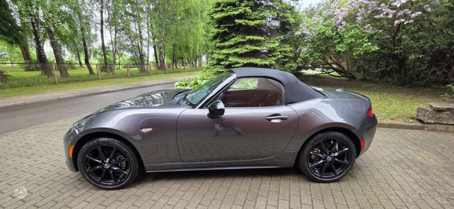 Pelēks Mazda MX-5 2021 Klaipėda, ar dzinēja tilpumu 2.00 L un nobraukumu 17 tūkst. km par 18400 €, foto 10 vietnē AUTOMOTO.COM.LV