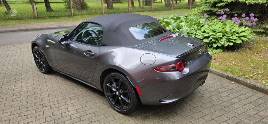 Pelēks Mazda MX-5 2021 Klaipėda, ar dzinēja tilpumu 2.00 L un nobraukumu 17 tūkst. km par 18400 €, foto 11 vietnē AUTOMOTO.COM.LV