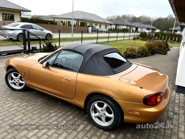 Oranžs Mazda MX-5 1998 Tallina, ar dzinēja tilpumu 1.60 L un nobraukumu 154 tūkst. km par 7500 €, foto 3 vietnē AUTOMOTO.COM.LV