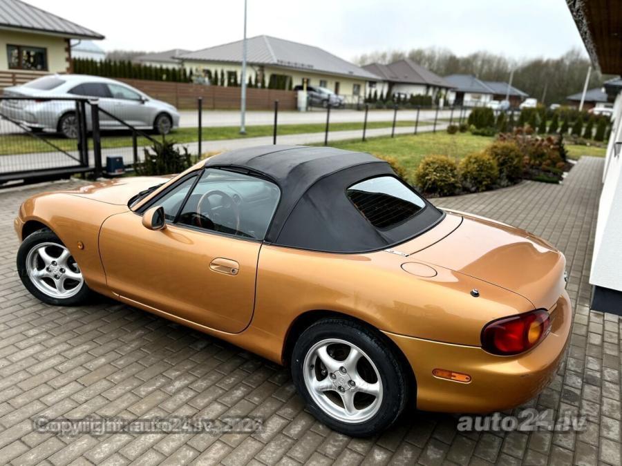 Oranžs Mazda MX-5 1998 Tallina, ar dzinēja tilpumu 1.60 L un nobraukumu 154 tūkst. km par 7500 €, foto 4 vietnē AUTOMOTO.COM.LV