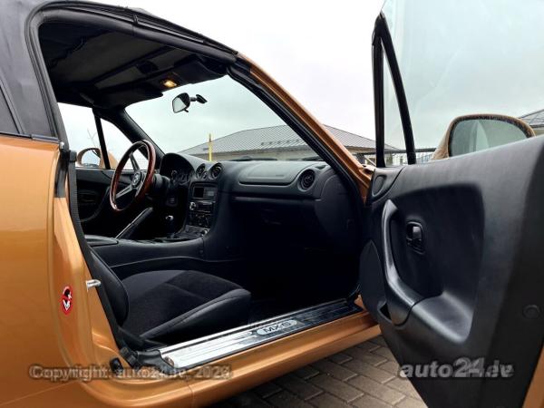 Oranžs Mazda MX-5 1998 Tallina, ar dzinēja tilpumu 1.60 L un nobraukumu 154 tūkst. km par 7500 €, foto 10 vietnē AUTOMOTO.COM.LV