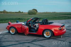 Sarkans Mazda MX-5 1996 Ventspils, ar dzinēja tilpumu 1.60 L un nobraukumu 264 tūkst. km par 31900 €, foto 5 vietnē AUTOMOTO.COM.LV