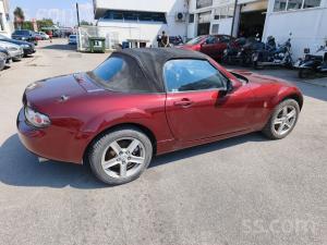 Sarkans Mazda MX-5 2006 Rīga, ar dzinēja tilpumu 1.80 L un nobraukumu 175 tūkst. km par 3700 €, foto 3 vietnē AUTOMOTO.COM.LV