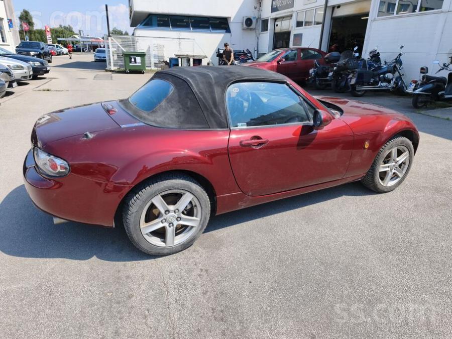 Sarkans Mazda MX-5 2006 Rīga, ar dzinēja tilpumu 1.80 L un nobraukumu 175 tūkst. km par 3700 €, foto 3 vietnē AUTOMOTO.COM.LV