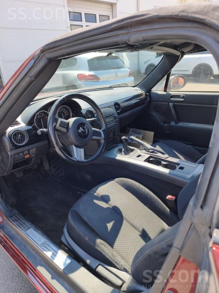 Sarkans Mazda MX-5 2006 Rīga, ar dzinēja tilpumu 1.80 L un nobraukumu 175 tūkst. km par 3700 €, foto 5 vietnē AUTOMOTO.COM.LV