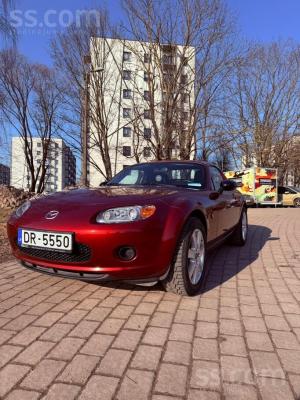 Sarkans Mazda MX-5 2007 Rīga, ar dzinēja tilpumu 1.80 L un nobraukumu 100 tūkst. km par 5000 €, foto 3 vietnē AUTOMOTO.COM.LV