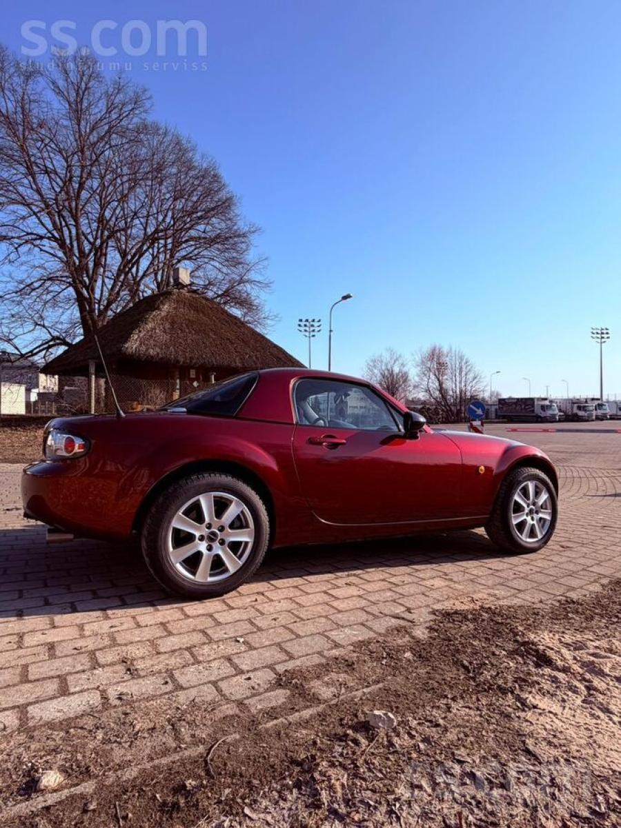 Sarkans Mazda MX-5 2007 Rīga, ar dzinēja tilpumu 1.80 L un nobraukumu 100 tūkst. km par 5000 €, foto 4 vietnē AUTOMOTO.COM.LV