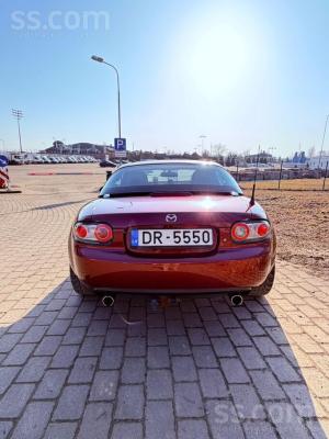 Sarkans Mazda MX-5 2007 Rīga, ar dzinēja tilpumu 1.80 L un nobraukumu 100 tūkst. km par 5000 €, foto 6 vietnē AUTOMOTO.COM.LV