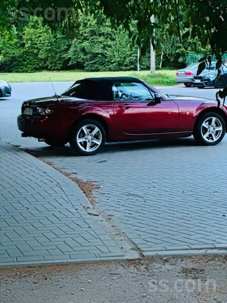 Sarkans Mazda MX-5 2007 Rīga, ar dzinēja tilpumu 1.80 L un nobraukumu 100 tūkst. km par 5000 €, foto 11 vietnē AUTOMOTO.COM.LV