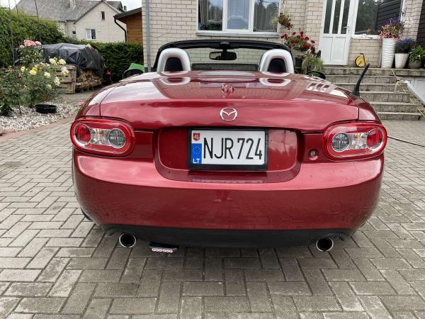 Red Mazda MX-5 2014 in Taurage, with an engine capacity of 2.00 L and mileage of 202 thousand km for 6900 €, photo 3 on AUTOMOTO.COM.LV