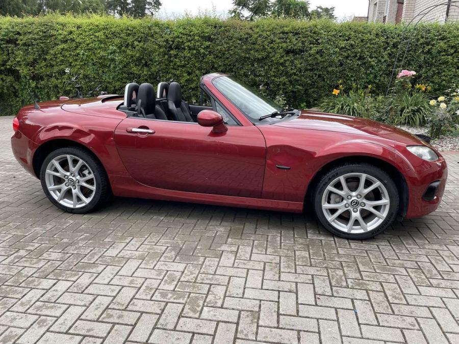 Red Mazda MX-5 2014 in Taurage, with an engine capacity of 2.00 L and mileage of 202 thousand km for 6900 €, photo 6 on AUTOMOTO.COM.LV