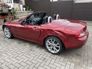 Red Mazda MX-5 2014 in Taurage, with an engine capacity of 2.00 L and mileage of 202 thousand km for 6900 €, photo 9 on AUTOMOTO.COM.LV