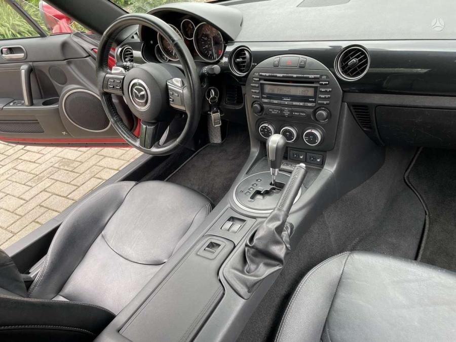 Red Mazda MX-5 2014 in Taurage, with an engine capacity of 2.00 L and mileage of 202 thousand km for 6900 €, photo 11 on AUTOMOTO.COM.LV