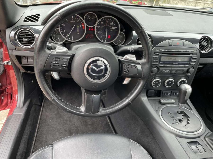 Red Mazda MX-5 2014 in Taurage, with an engine capacity of 2.00 L and mileage of 202 thousand km for 6900 €, photo 13 on AUTOMOTO.COM.LV