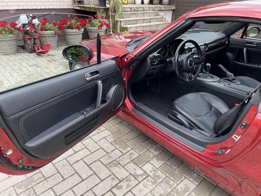 Red Mazda MX-5 2014 in Taurage, with an engine capacity of 2.00 L and mileage of 202 thousand km for 6900 €, photo 15 on AUTOMOTO.COM.LV