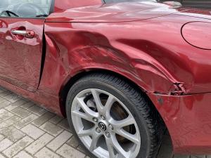 Red Mazda MX-5 2014 in Taurage, with an engine capacity of 2.00 L and mileage of 202 thousand km for 6900 €, photo 18 on AUTOMOTO.COM.LV