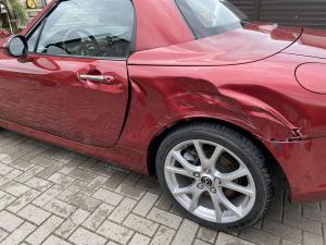 Red Mazda MX-5 2014 in Taurage, with an engine capacity of 2.00 L and mileage of 202 thousand km for 6900 €, photo 19 on AUTOMOTO.COM.LV