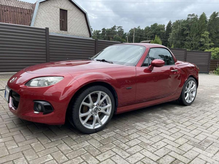 Red Mazda MX-5 2014 in Taurage, with an engine capacity of 2.00 L and mileage of 202 thousand km for 6900 €, photo 22 on AUTOMOTO.COM.LV