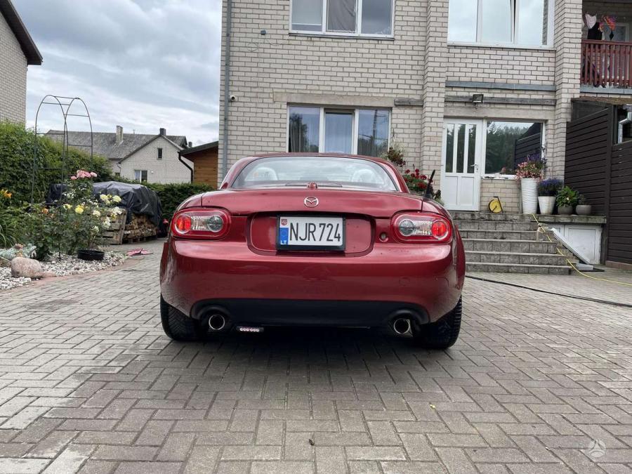 Red Mazda MX-5 2014 in Taurage, with an engine capacity of 2.00 L and mileage of 202 thousand km for 6900 €, photo 27 on AUTOMOTO.COM.LV