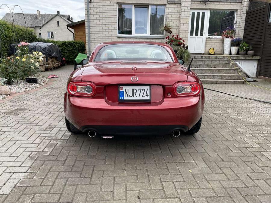 Red Mazda MX-5 2014 in Taurage, with an engine capacity of 2.00 L and mileage of 202 thousand km for 6900 €, photo 28 on AUTOMOTO.COM.LV