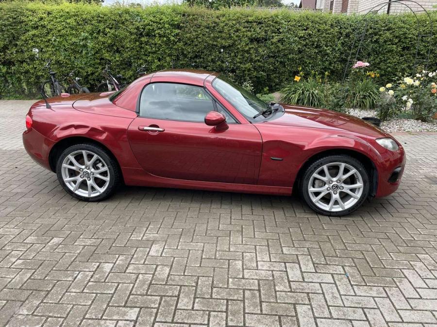 Red Mazda MX-5 2014 in Taurage, with an engine capacity of 2.00 L and mileage of 202 thousand km for 6900 €, photo 34 on AUTOMOTO.COM.LV