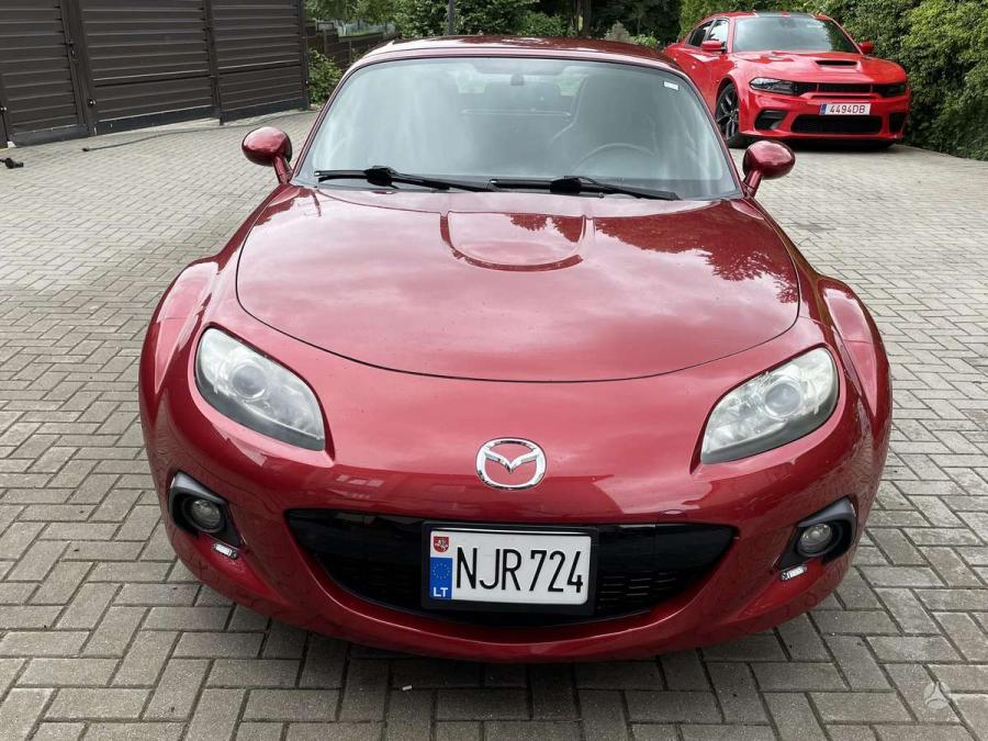 Red Mazda MX-5 2014 in Taurage, with an engine capacity of 2.00 L and mileage of 202 thousand km for 6900 €, photo 37 on AUTOMOTO.COM.LV