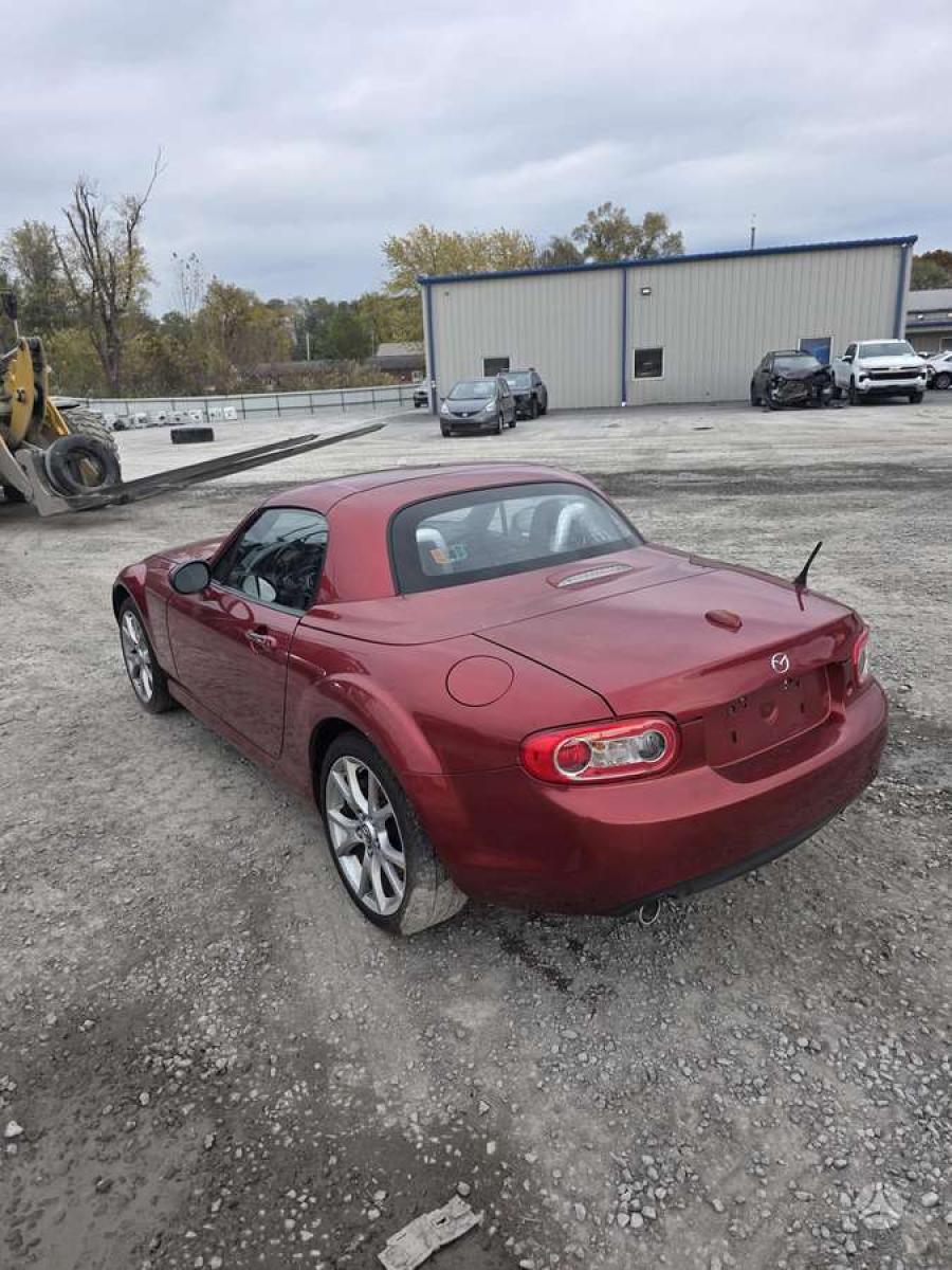 Red Mazda MX-5 2014 in Taurage, with an engine capacity of 2.00 L and mileage of 202 thousand km for 6900 €, photo 41 on AUTOMOTO.COM.LV