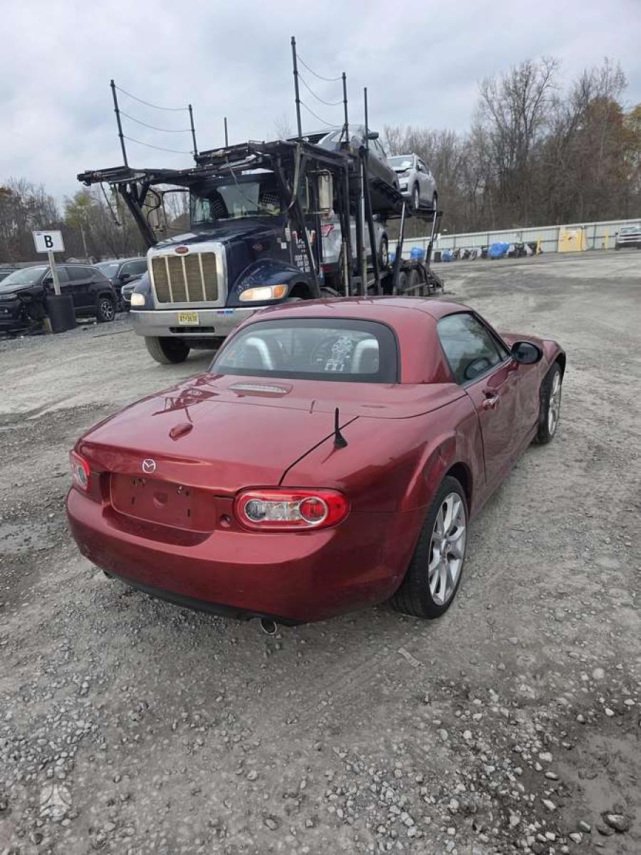 Red Mazda MX-5 2014 in Taurage, with an engine capacity of 2.00 L and mileage of 202 thousand km for 6900 €, photo 43 on AUTOMOTO.COM.LV