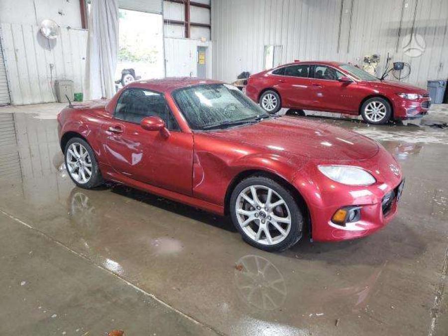 Red Mazda MX-5 2014 in Taurage, with an engine capacity of 2.00 L and mileage of 202 thousand km for 6900 €, photo 45 on AUTOMOTO.COM.LV