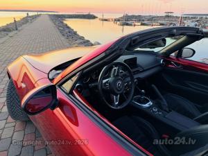 Red Mazda MX-5 2021 in Tallinn, with an engine capacity of 2.00 L and mileage of 37 thousand km for 29500 €, photo 7 on AUTOMOTO.COM.LV