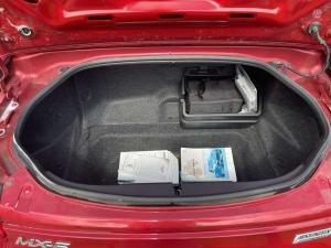 Sarkans Mazda MX-5 2017 Tauragė, ar dzinēja tilpumu 2.00 L un nobraukumu 66 tūkst. km par 14800 €, foto 8 vietnē AUTOMOTO.COM.LV