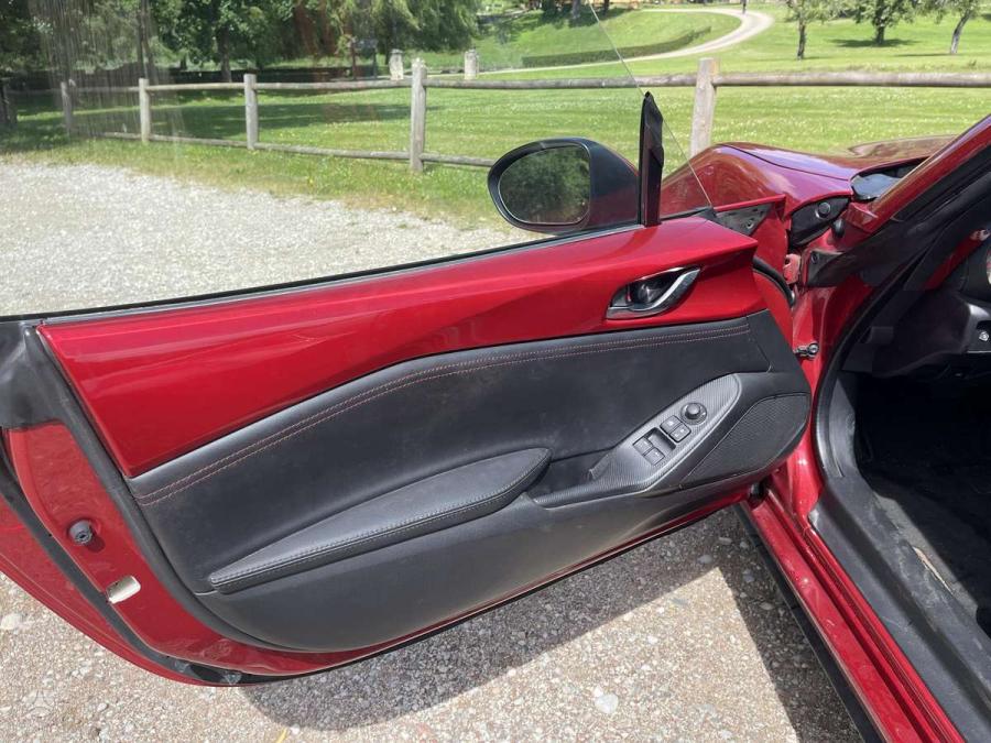 Sarkans Mazda MX-5 2017 Tauragė, ar dzinēja tilpumu 2.00 L un nobraukumu 66 tūkst. km par 14800 €, foto 10 vietnē AUTOMOTO.COM.LV