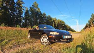 Violets Mazda MX-5 2003 Viļņa, ar dzinēja tilpumu 1.60 L un nobraukumu 310 tūkst. km par 2900 €, foto  vietnē AUTOMOTO.COM.LV