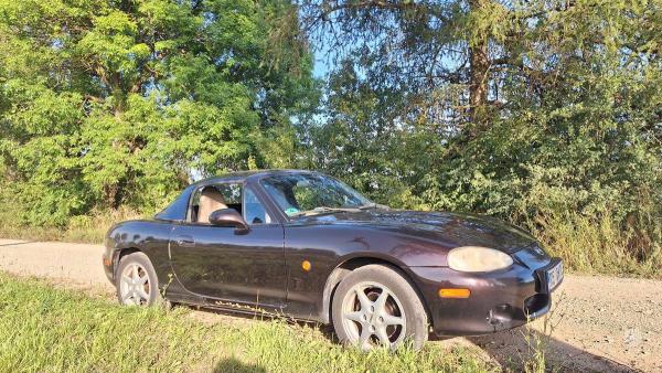 Violets Mazda MX-5 2003 Viļņa, ar dzinēja tilpumu 1.60 L un nobraukumu 310 tūkst. km par 2900 €, foto 2 vietnē AUTOMOTO.COM.LV