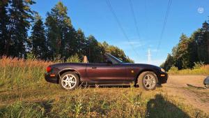 Violet Mazda MX-5 2003 in Vilnius, with an engine capacity of 1.60 L and mileage of 310 thousand km for 2900 €, photo 9 on AUTOMOTO.COM.LV