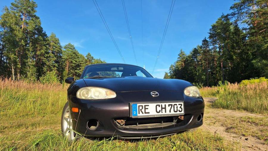 Violet Mazda MX-5 2003 in Vilnius, with an engine capacity of 1.60 L and mileage of 310 thousand km for 2900 €, photo 12 on AUTOMOTO.COM.LV