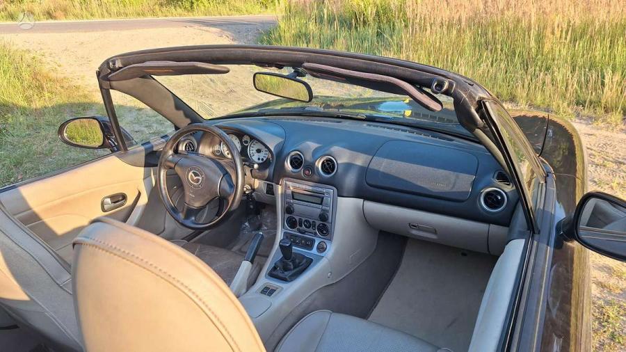 Violet Mazda MX-5 2003 in Vilnius, with an engine capacity of 1.60 L and mileage of 310 thousand km for 2900 €, photo 25 on AUTOMOTO.COM.LV