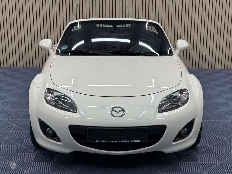 Balts Mazda MX-5 2009 Marijampole, ar dzinēja tilpumu 1.80 L un nobraukumu 156 tūkst. km par 7500 €, foto 4 vietnē AUTOMOTO.COM.LV