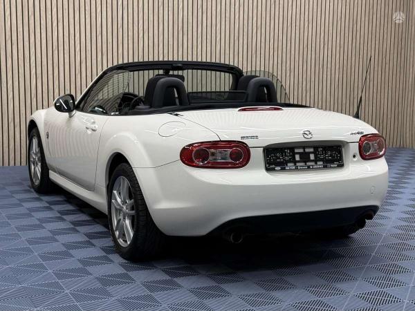 Balts Mazda MX-5 2009 Marijampole, ar dzinēja tilpumu 1.80 L un nobraukumu 156 tūkst. km par 7500 €, foto 6 vietnē AUTOMOTO.COM.LV