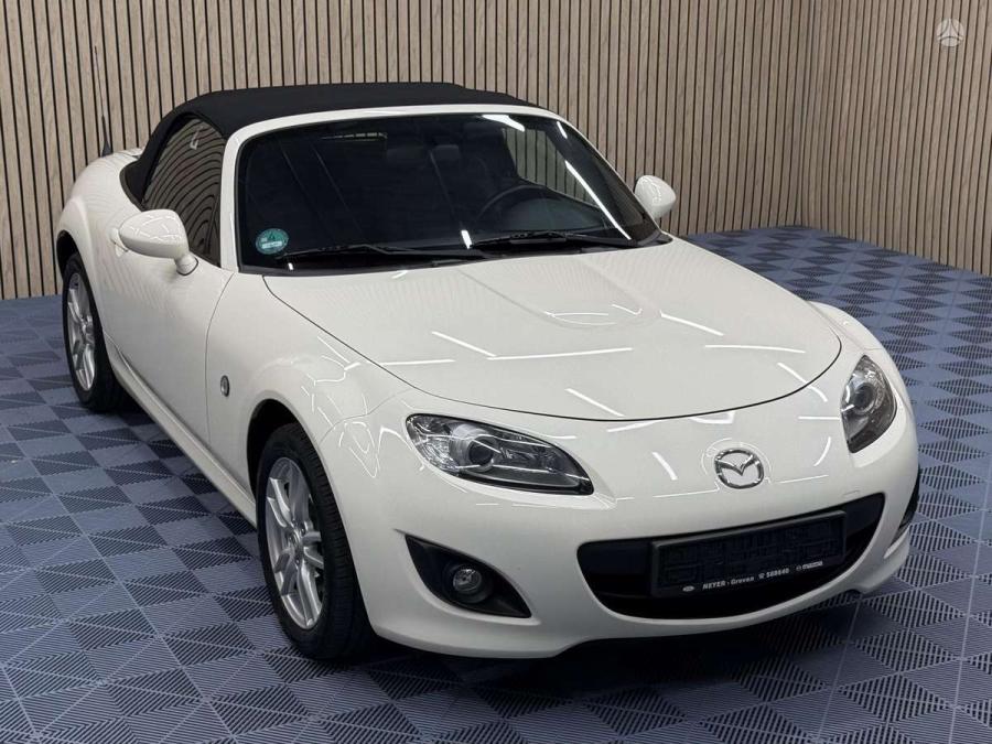 Balts Mazda MX-5 2009 Marijampole, ar dzinēja tilpumu 1.80 L un nobraukumu 156 tūkst. km par 7500 €, foto 9 vietnē AUTOMOTO.COM.LV